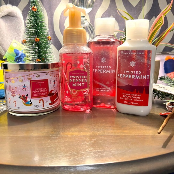 Bath & Body Works | Bath & Body | Bath Body Works Twisted Peppermint Gift Set | Poshmark